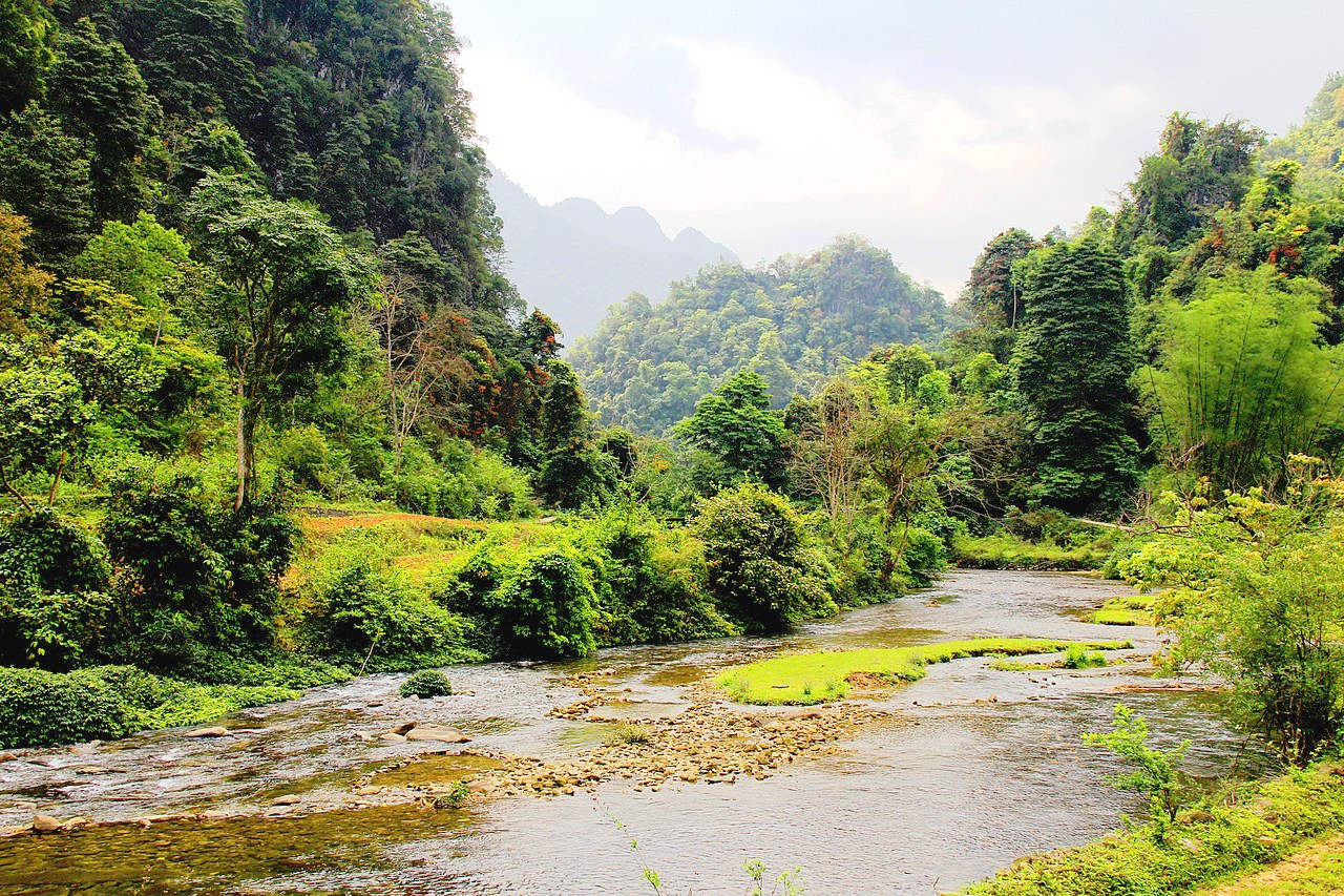 Blue Green Atlas - The Geography of Vietnam